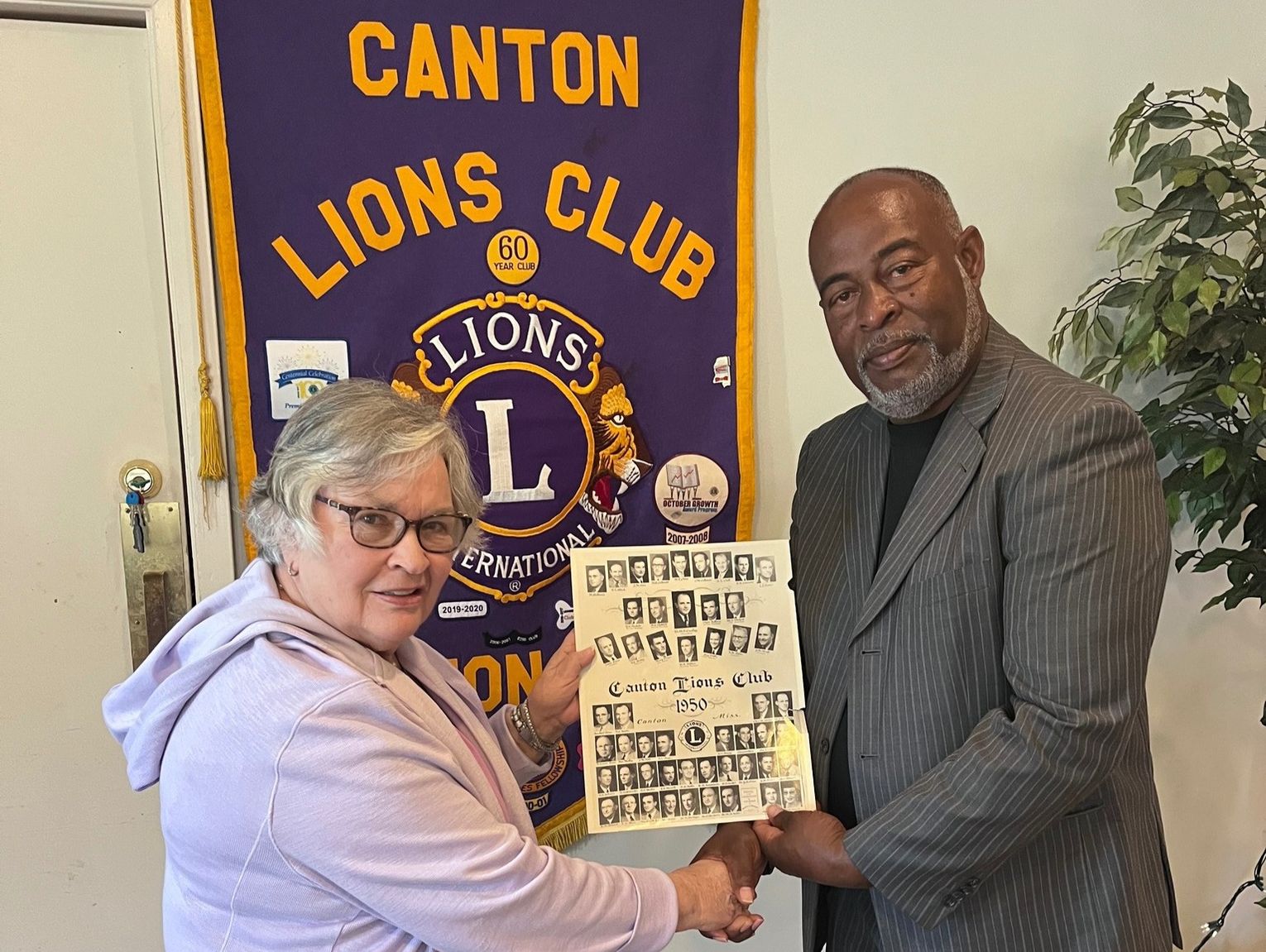 Canton Lions Club donates historic photo to The Old Jail Museum