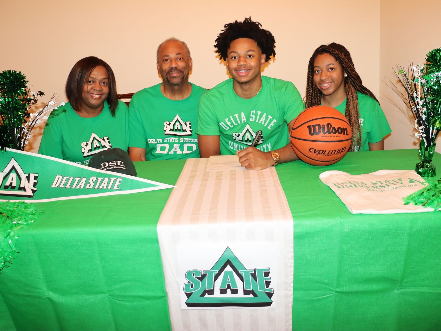 Luckett, Jr. signs intent with DSU